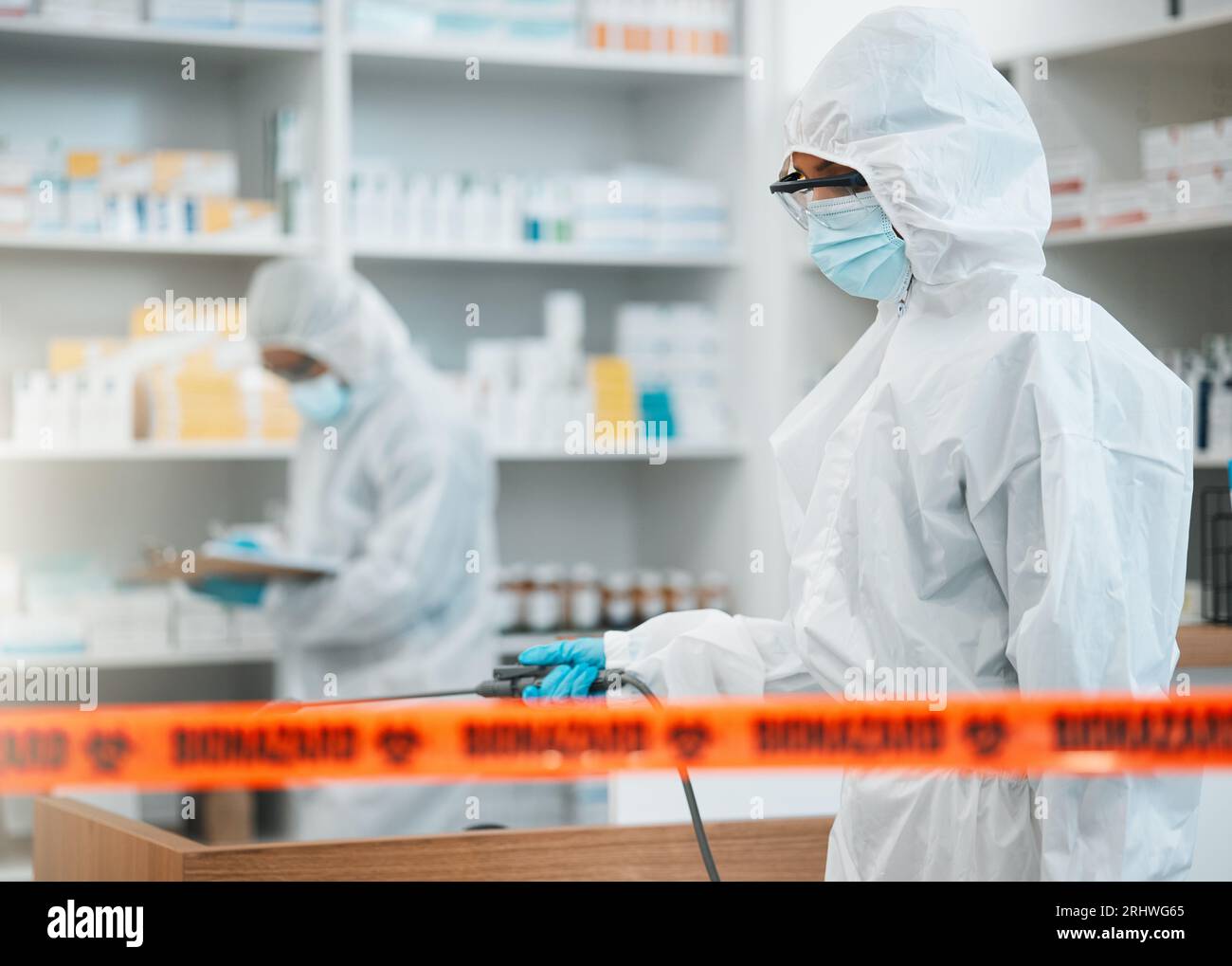 Hazmat decontamination people hi-res stock photography and images - Alamy
