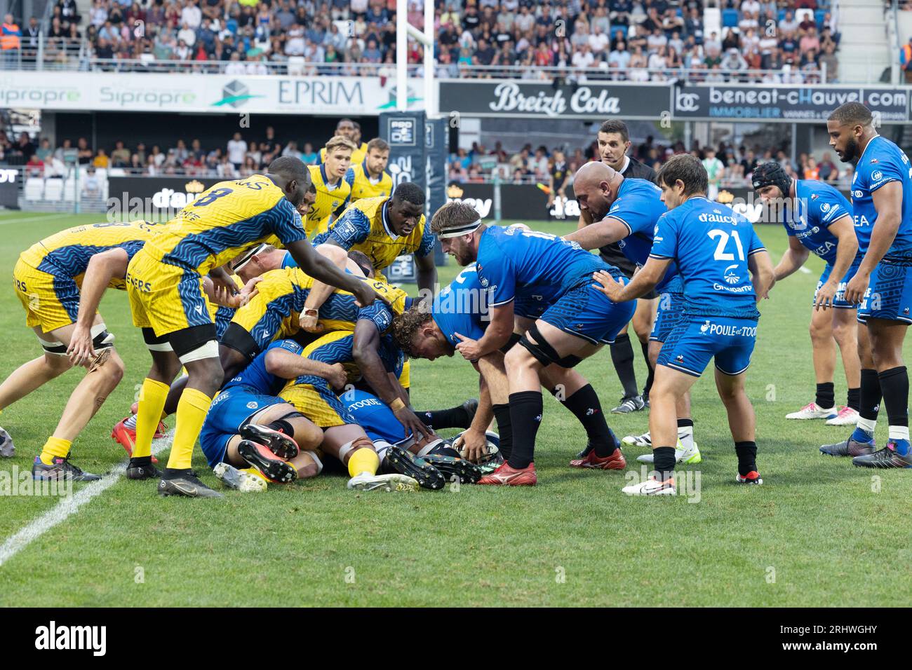 Vannes, France. 18th Aug, 2023. Ruck for Vannes during the French ...