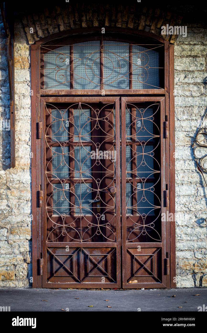 Old metal door with rust Stock Photo - Alamy