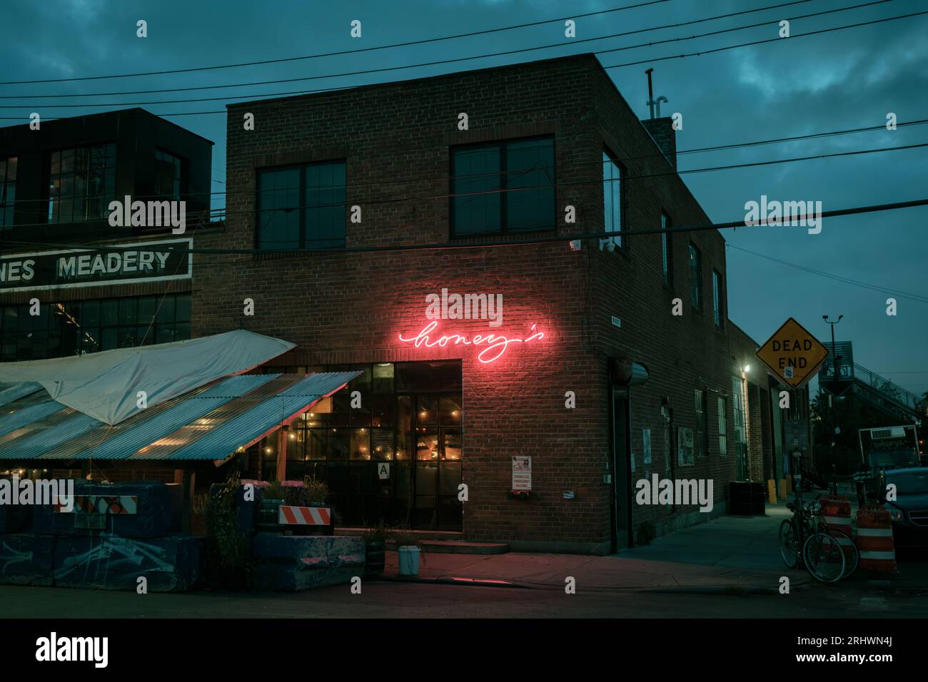 Brooklyn neon sign hi-res stock photography and images - Alamy