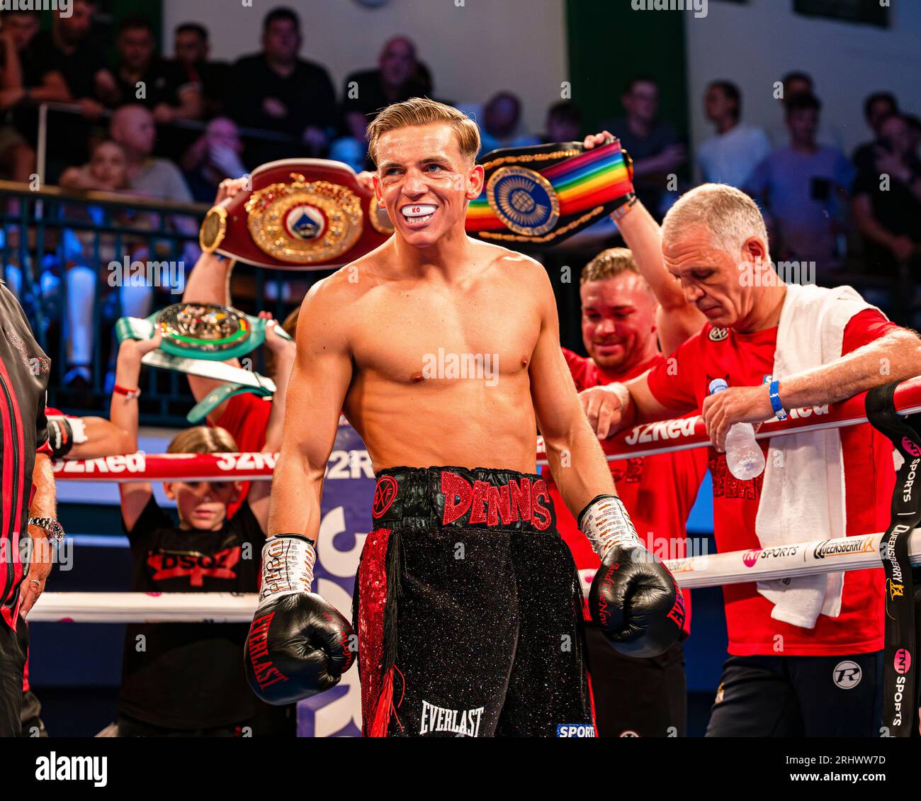 International light heavyweight boxing hi-res stock photography and ...