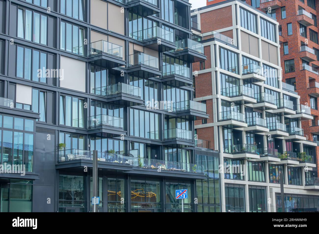 Atypical house hi-res stock photography and images - Alamy