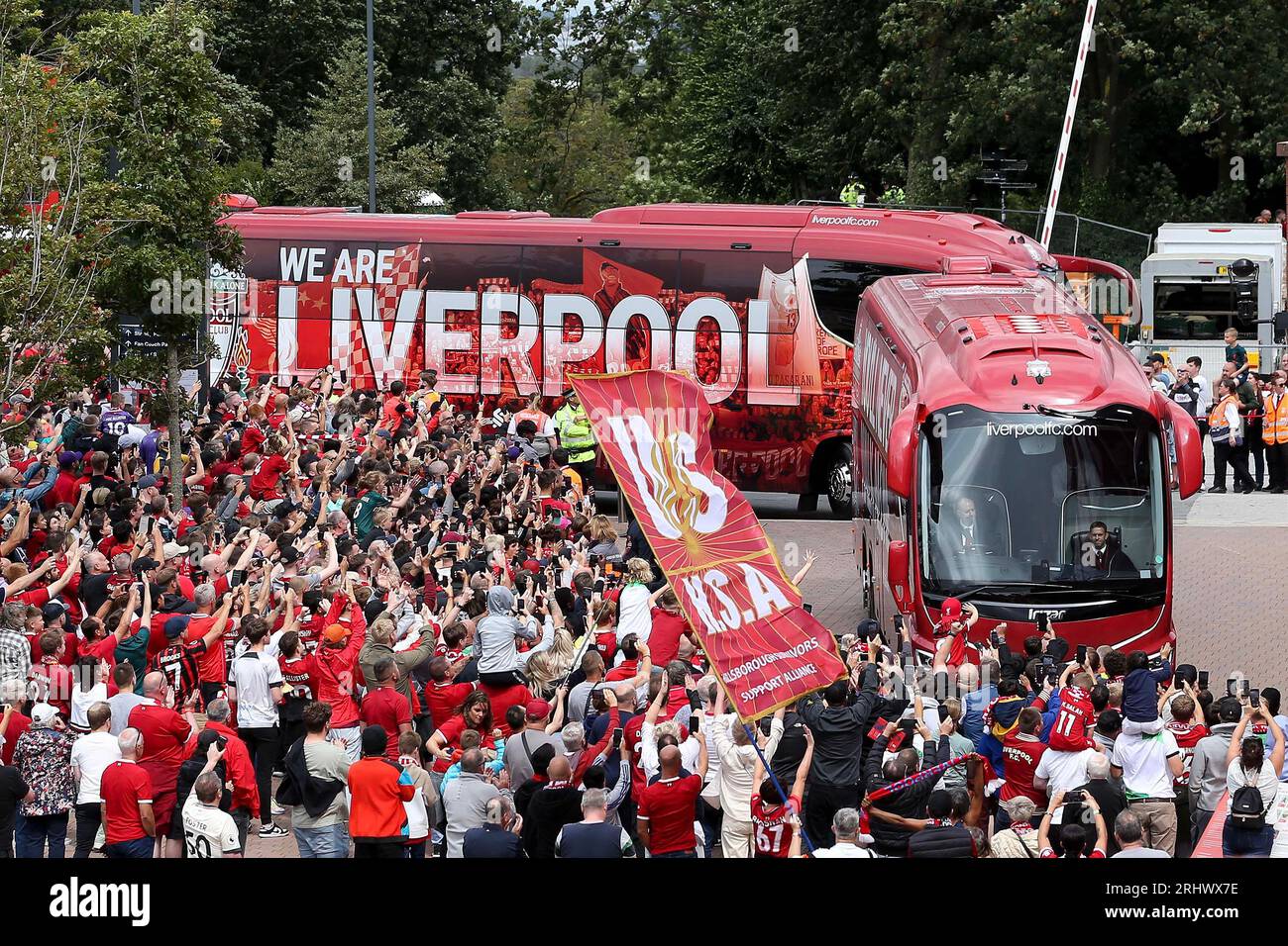 Football team buses hi-res stock photography and images - Alamy