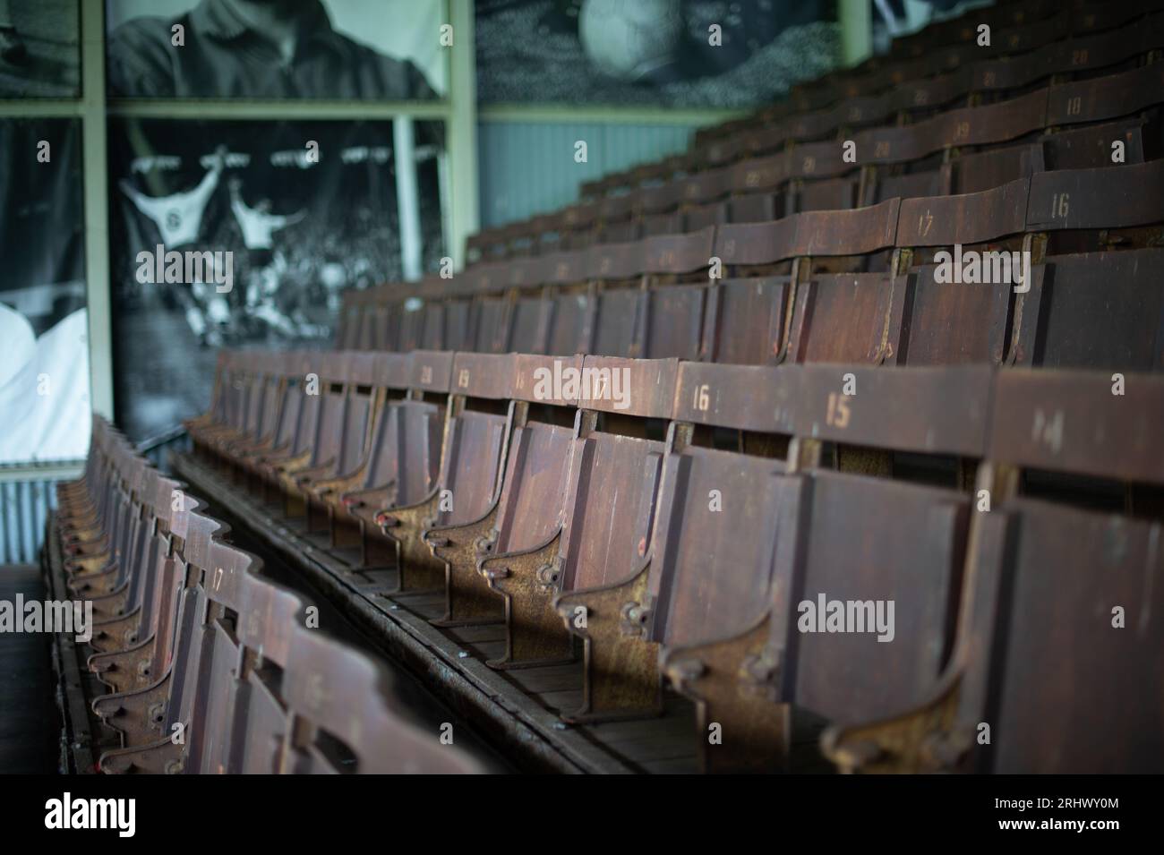 Johnny haynes stand hi-res stock photography and images - Alamy