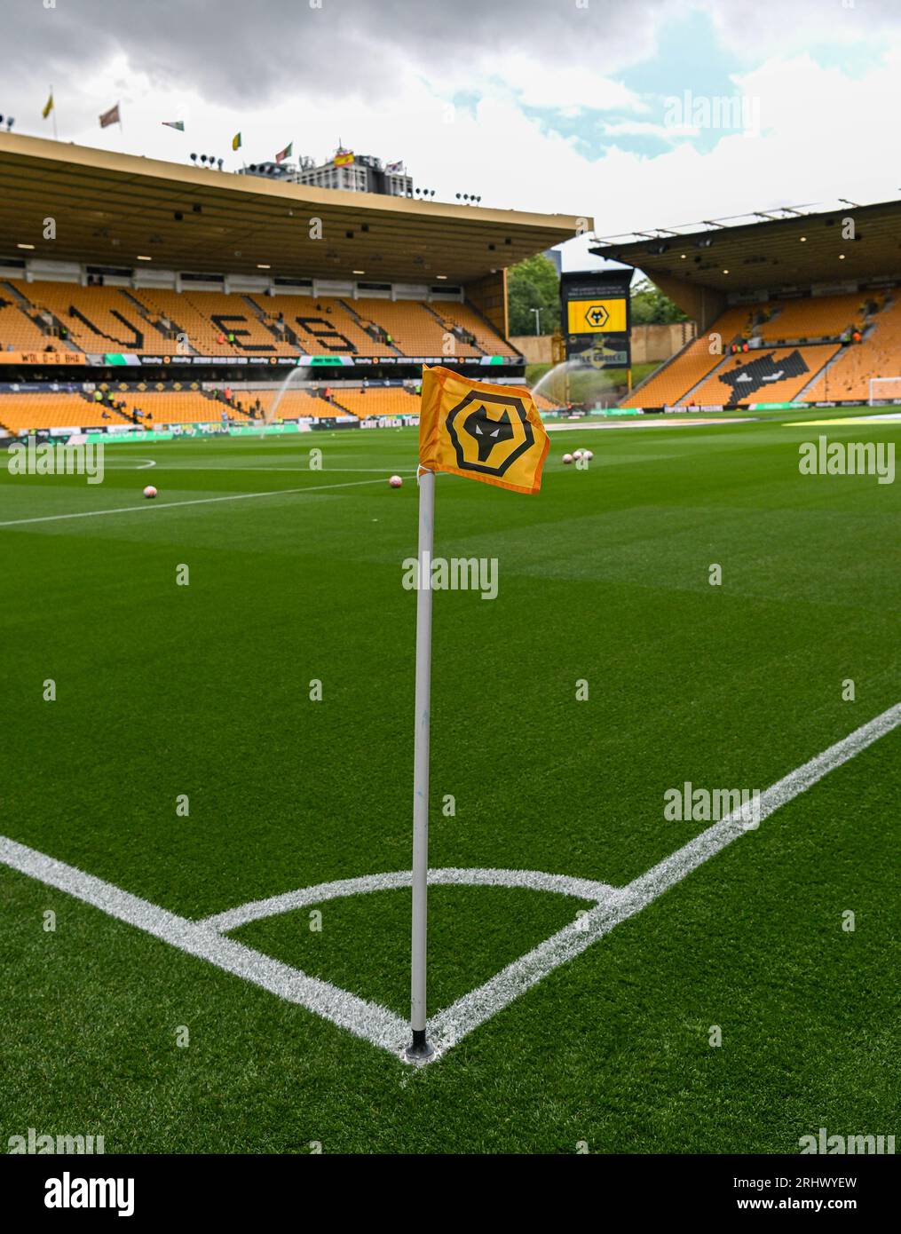 Brighton stadium corner flag hi-res stock photography and images - Alamy