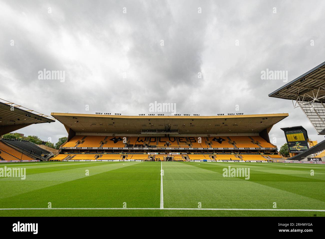 Wolverhampton, UK. 19th Aug, 2023. 19th August 2023; Molineux Stadium ...
