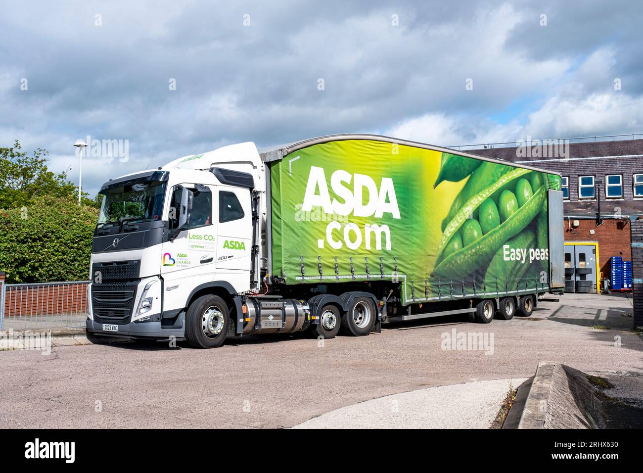Supermarket lorries hi-res stock photography and images - Alamy