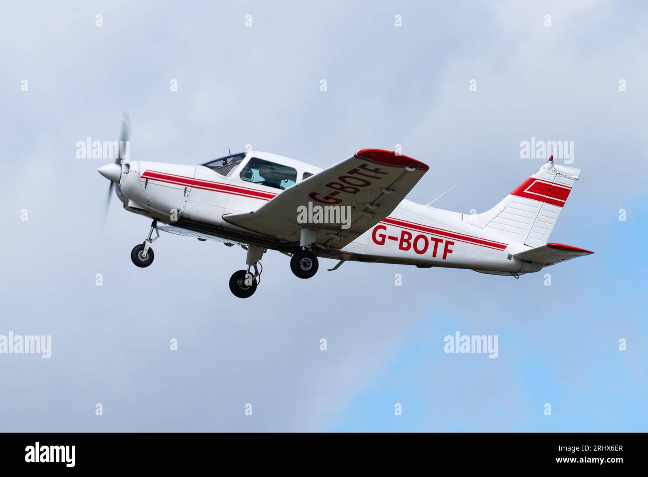 Piper PA-28-151 Cherokee Warrior light aircraft G-BOTF taking off at ...