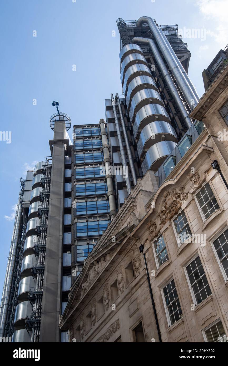 London, UK. 10th August, 2023. The iconic steel structure of the Lloyds ...