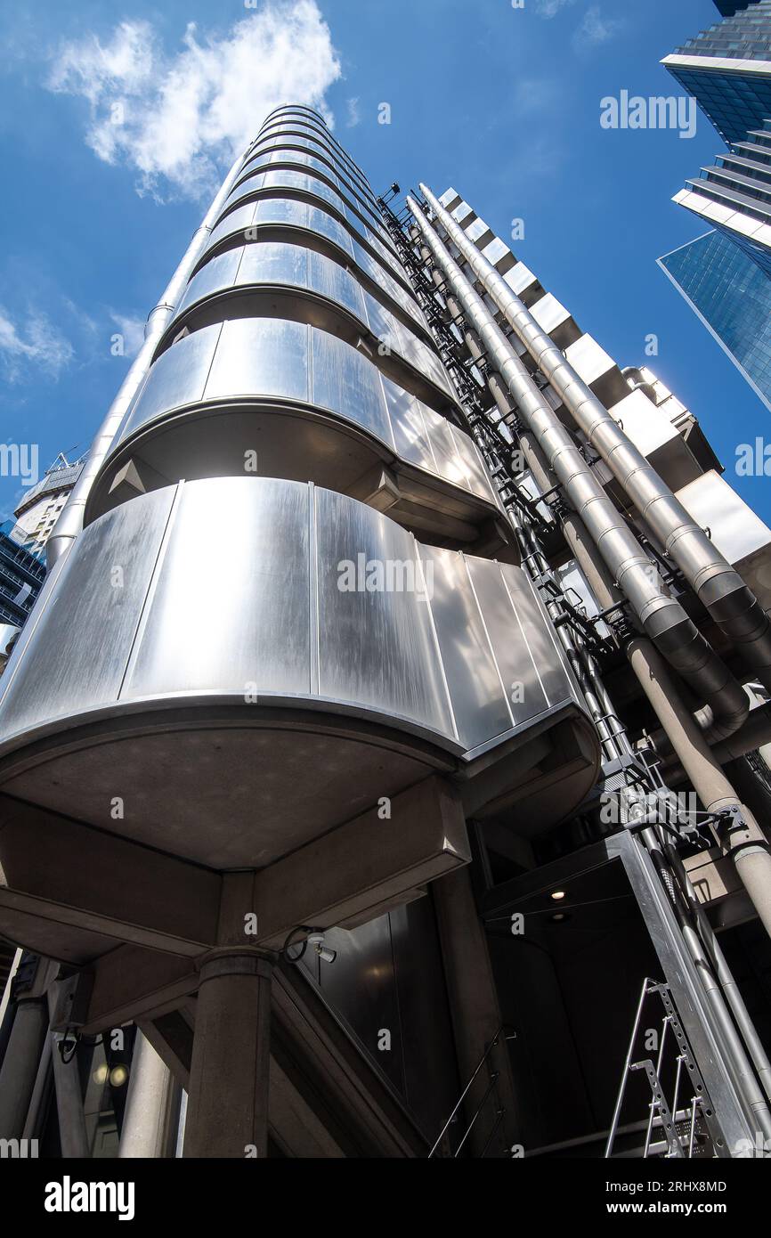 London, UK. 10th August, 2023. The iconic steel structure of the Lloyds ...