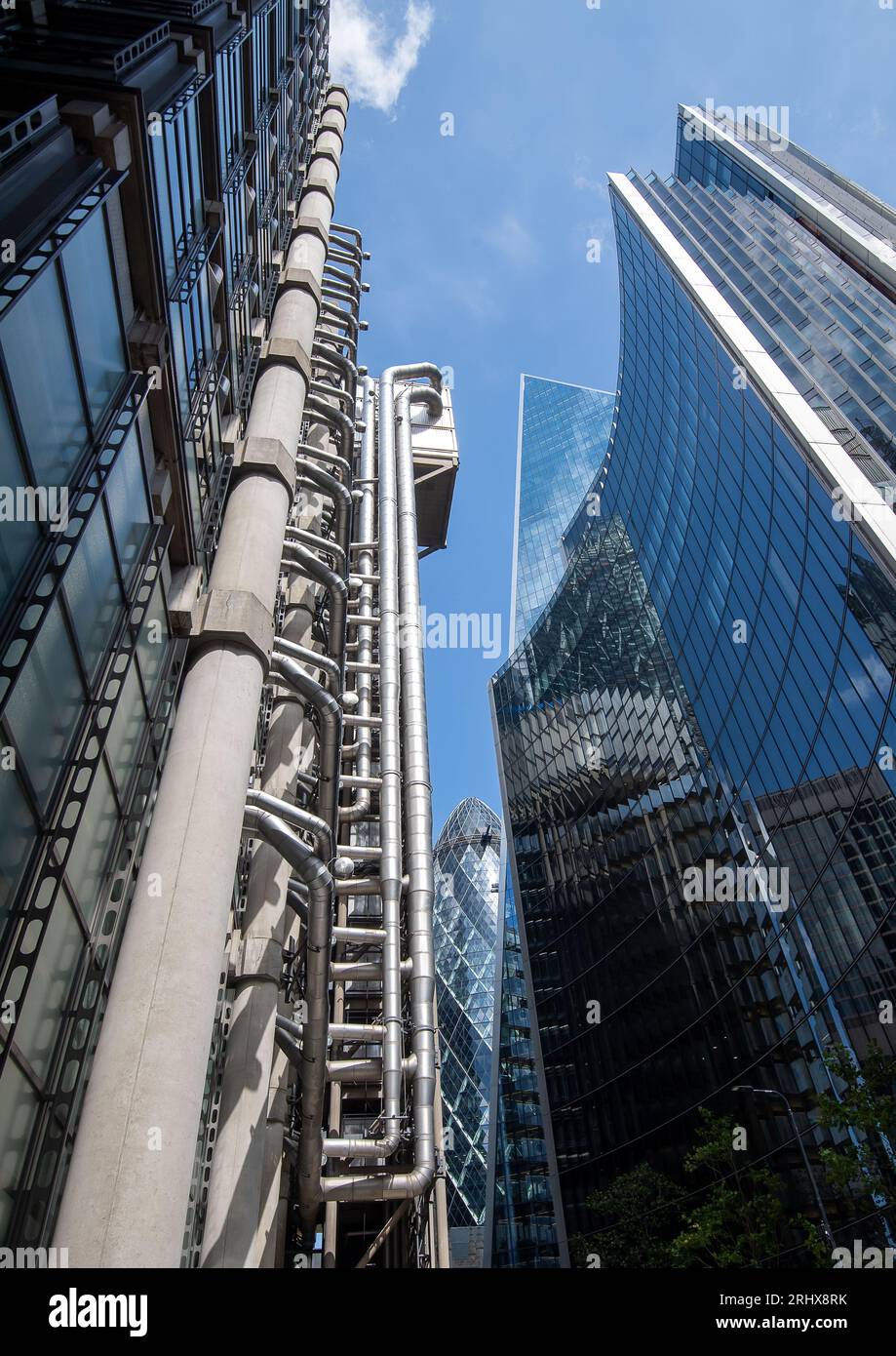 London, UK. 10th August, 2023. The iconic steel structure of the Lloyds ...