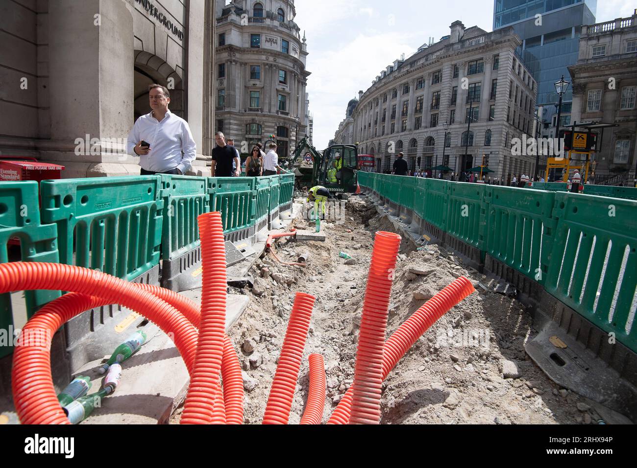 London, UK. 10th August, 2023. Construction work outside Bank ...