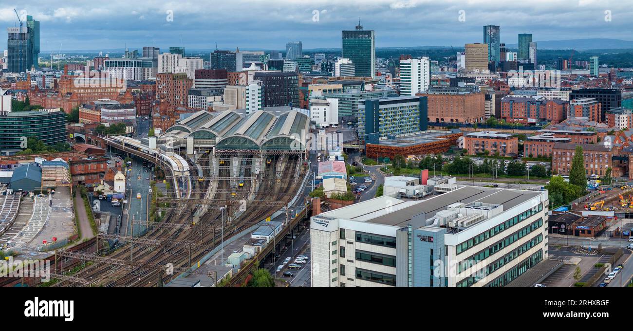 Manchester Piccadilly Station Stock Photo - Alamy