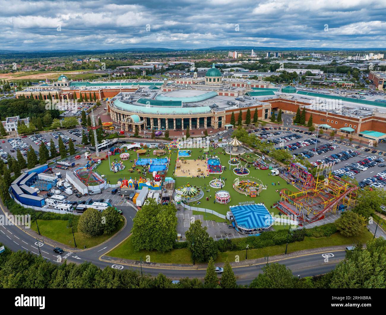 Centre commercial trafford centre hi-res stock photography and images ...