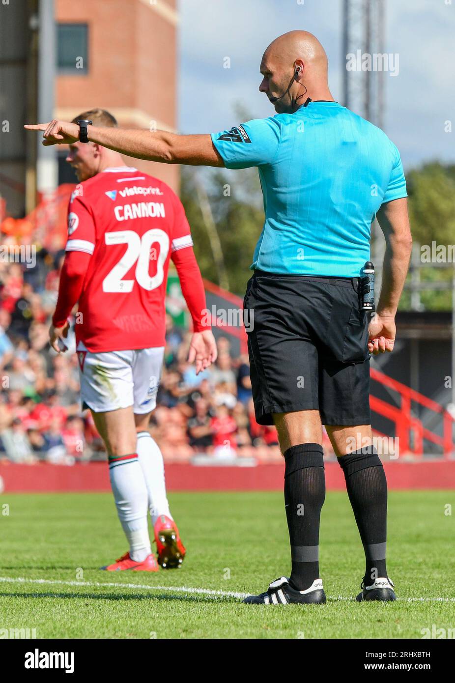 Charles breakspear referee hi-res stock photography and images - Alamy