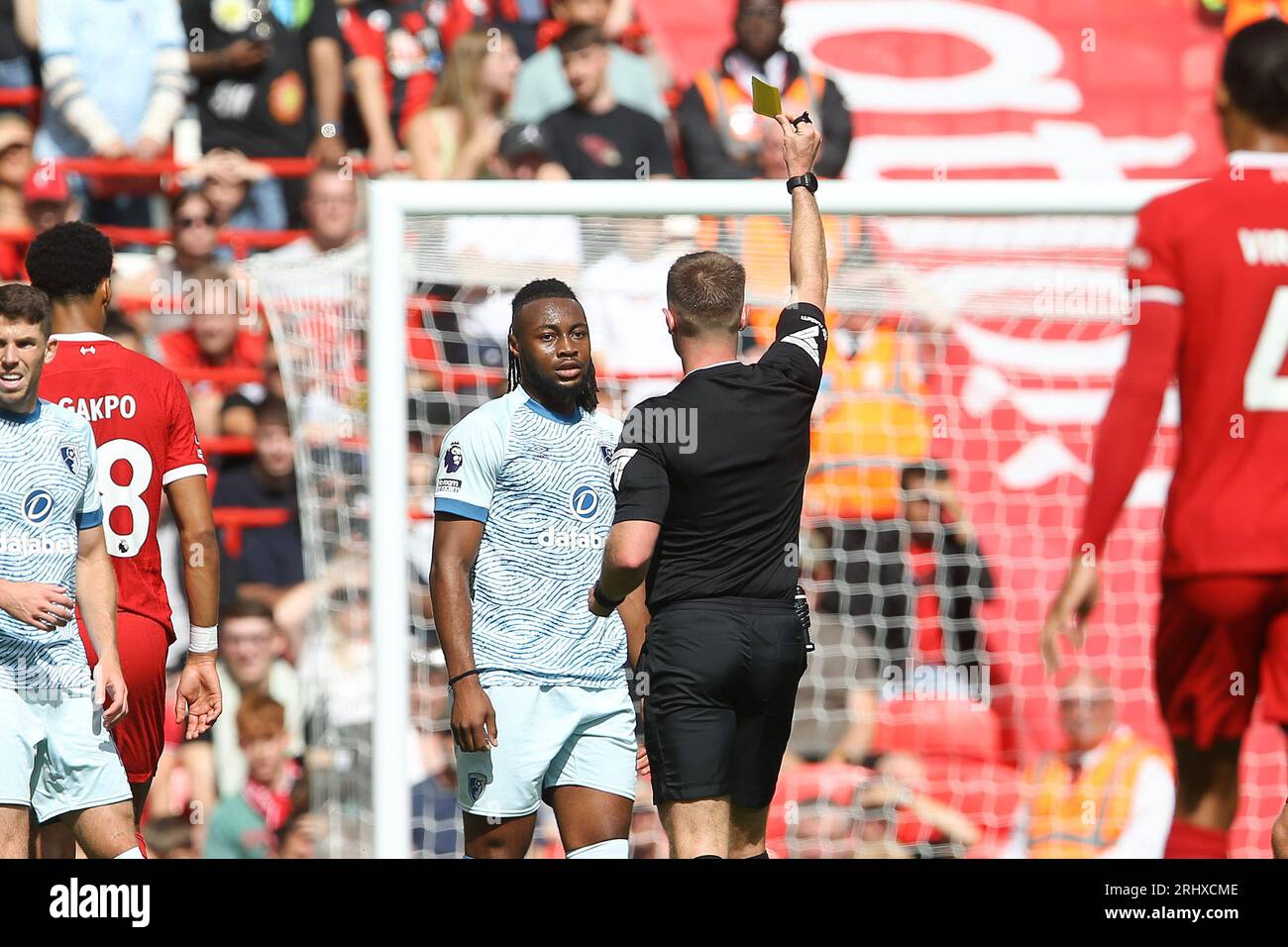 Thomas bramall referee hi-res stock photography and images - Alamy