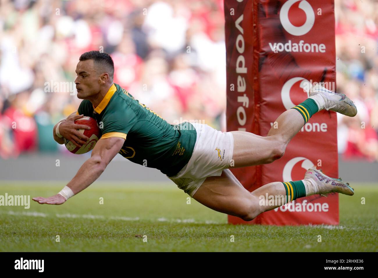 South Africa's Jesse Kriel dives in to score his sides fourth try ...