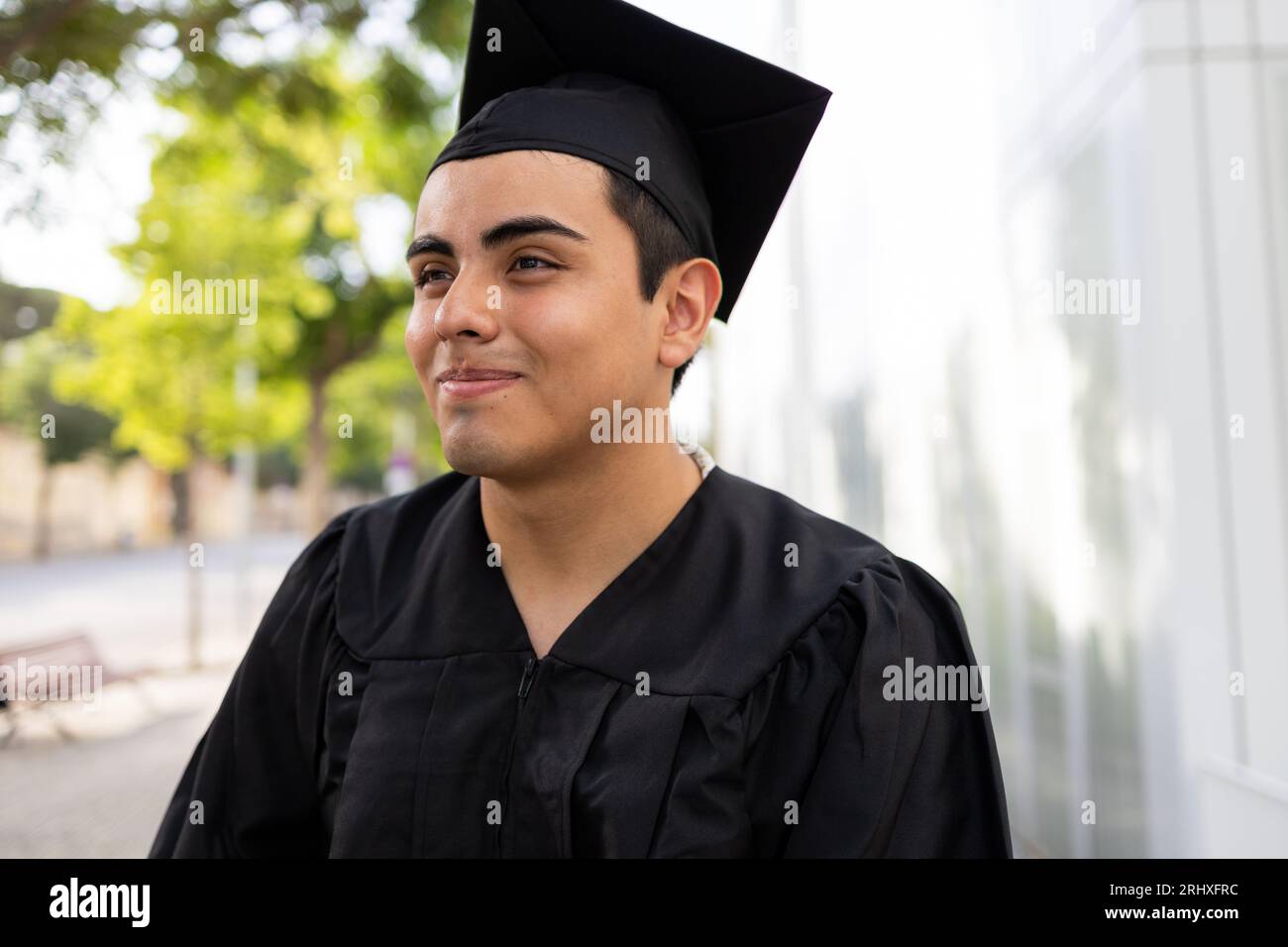 Portrait man wearing graduation cap hi-res stock photography and images ...