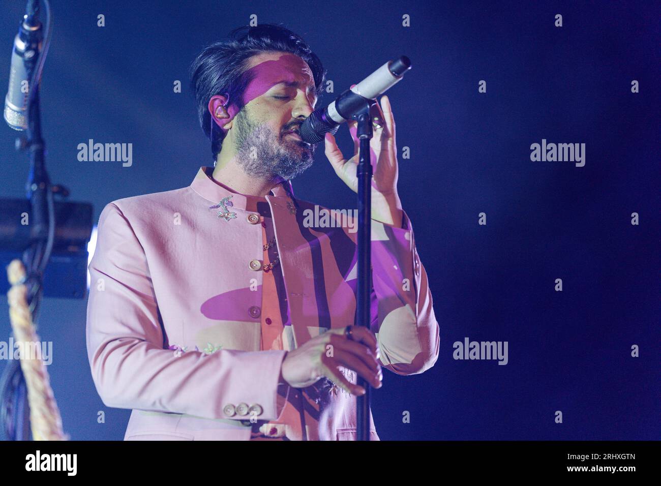 Young The Giant + Milky Chance + Rosa Linn @ Doug Mitchell Thunderbird ...