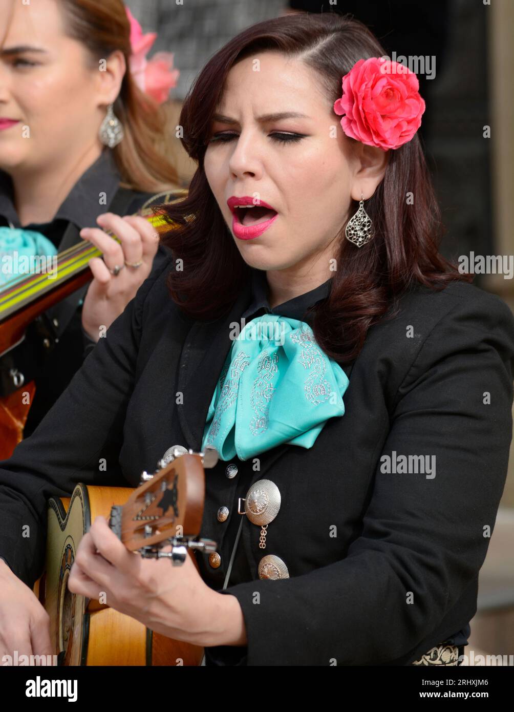 All female mexican mariachi band mexico hi-res stock photography and ...