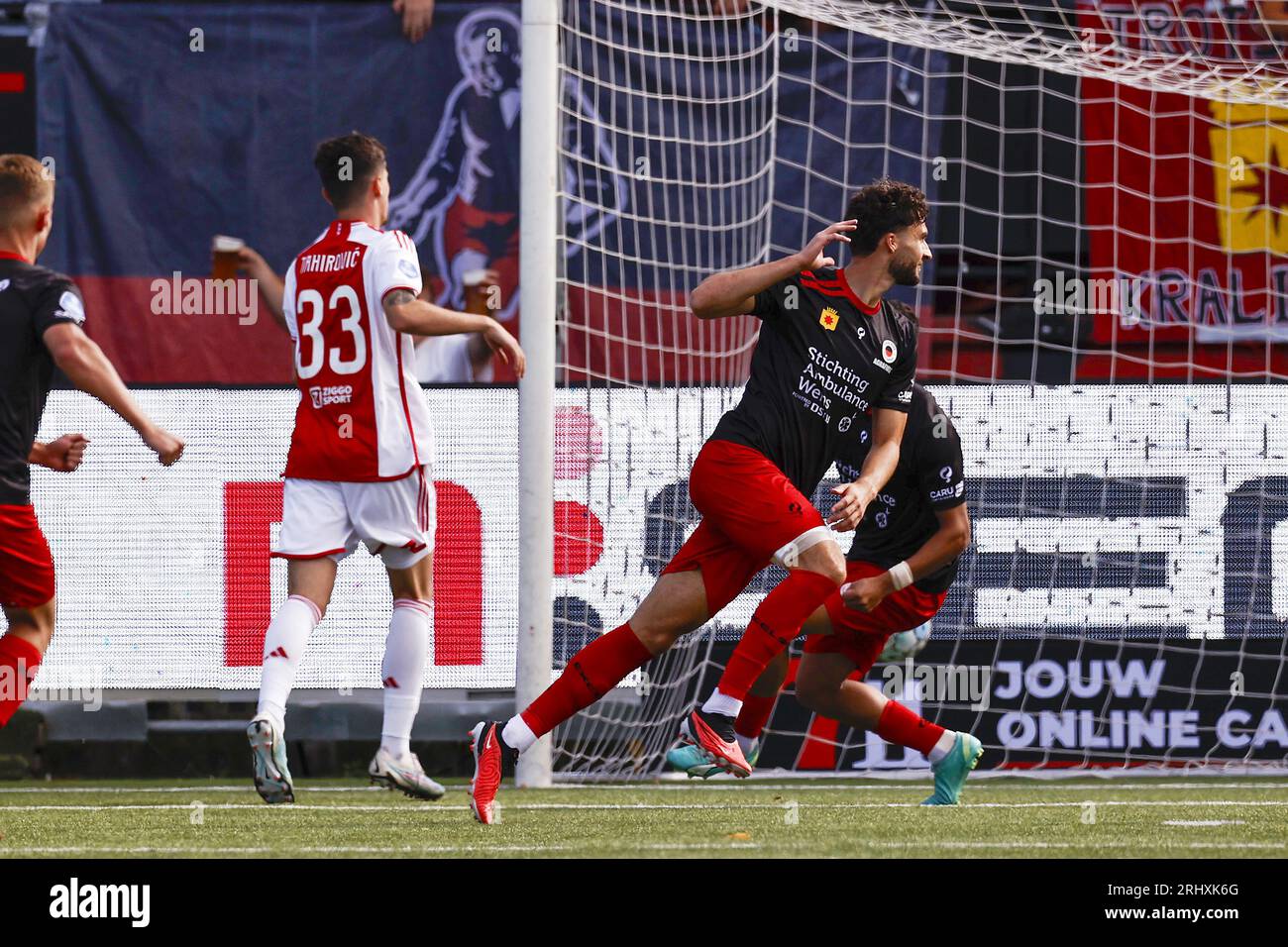 Award league reacts hi-res stock photography and images - Alamy