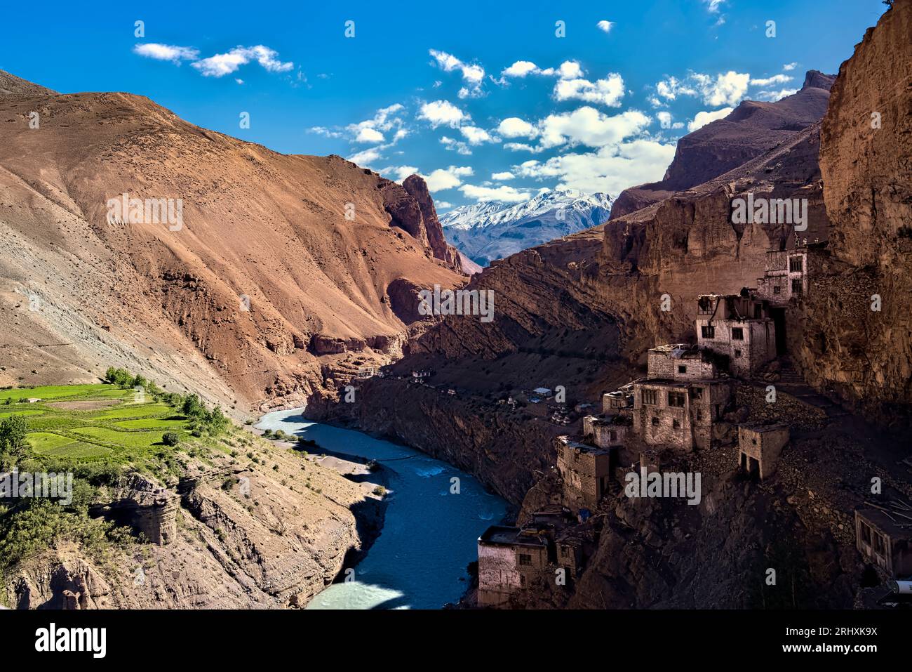 Trekking to Phugtal (Phuktal) Monastery, Zanskar, Ladakh, India Stock ...