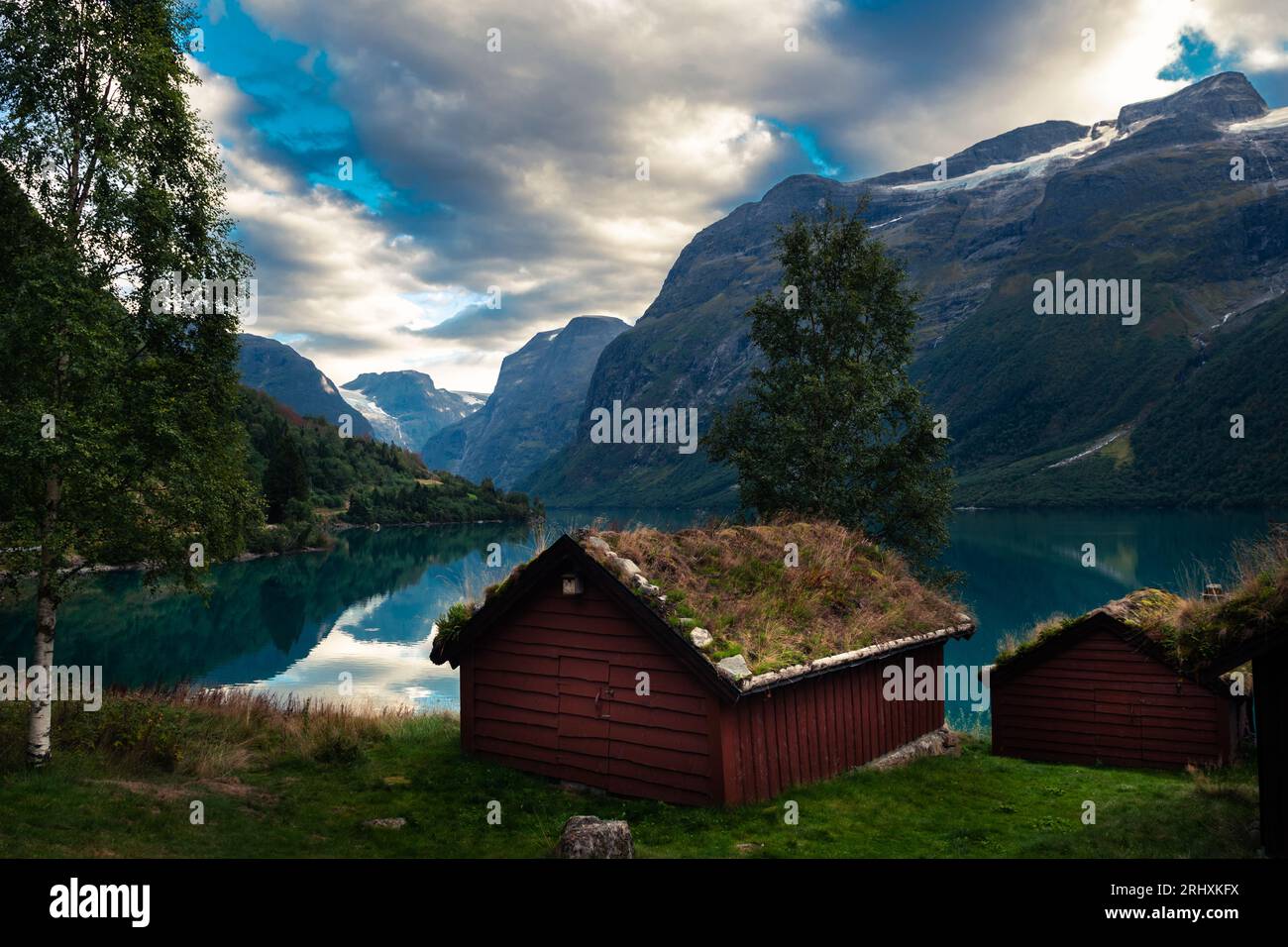 Breng seter Traditional Norwegian Farm Houses along Lake Lovatnet Stock ...