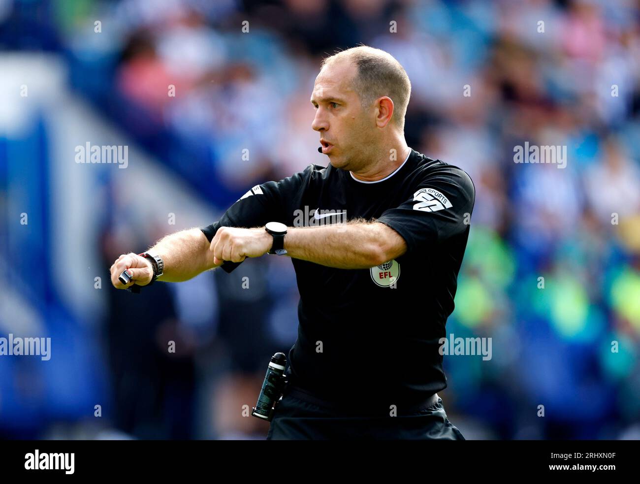 Referee Jeremy Simpson during the Sky Bet Championship match at ...