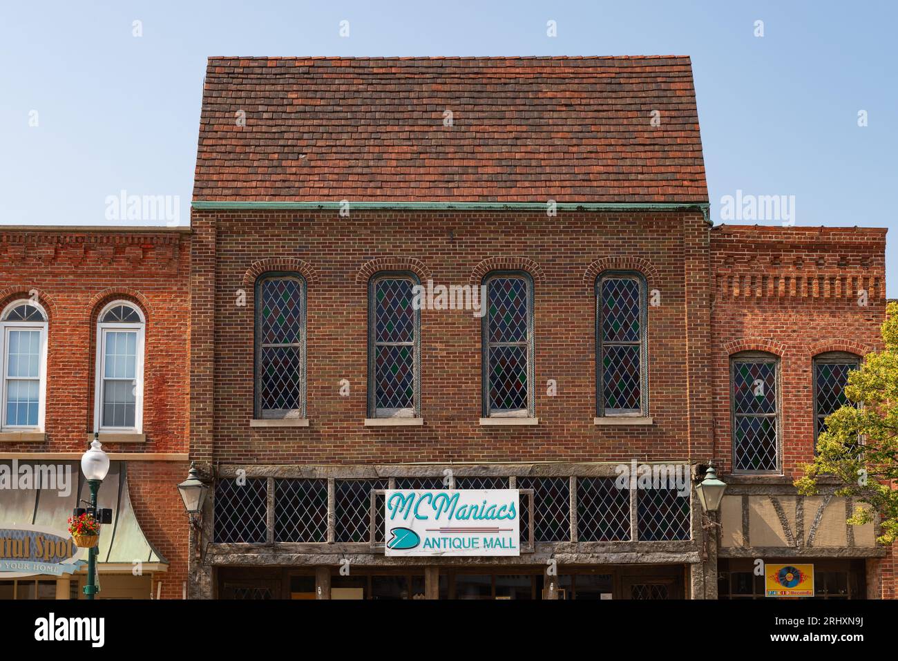 Morris, Illinois - United States - June 20th, 2023: Downtown buildings ...