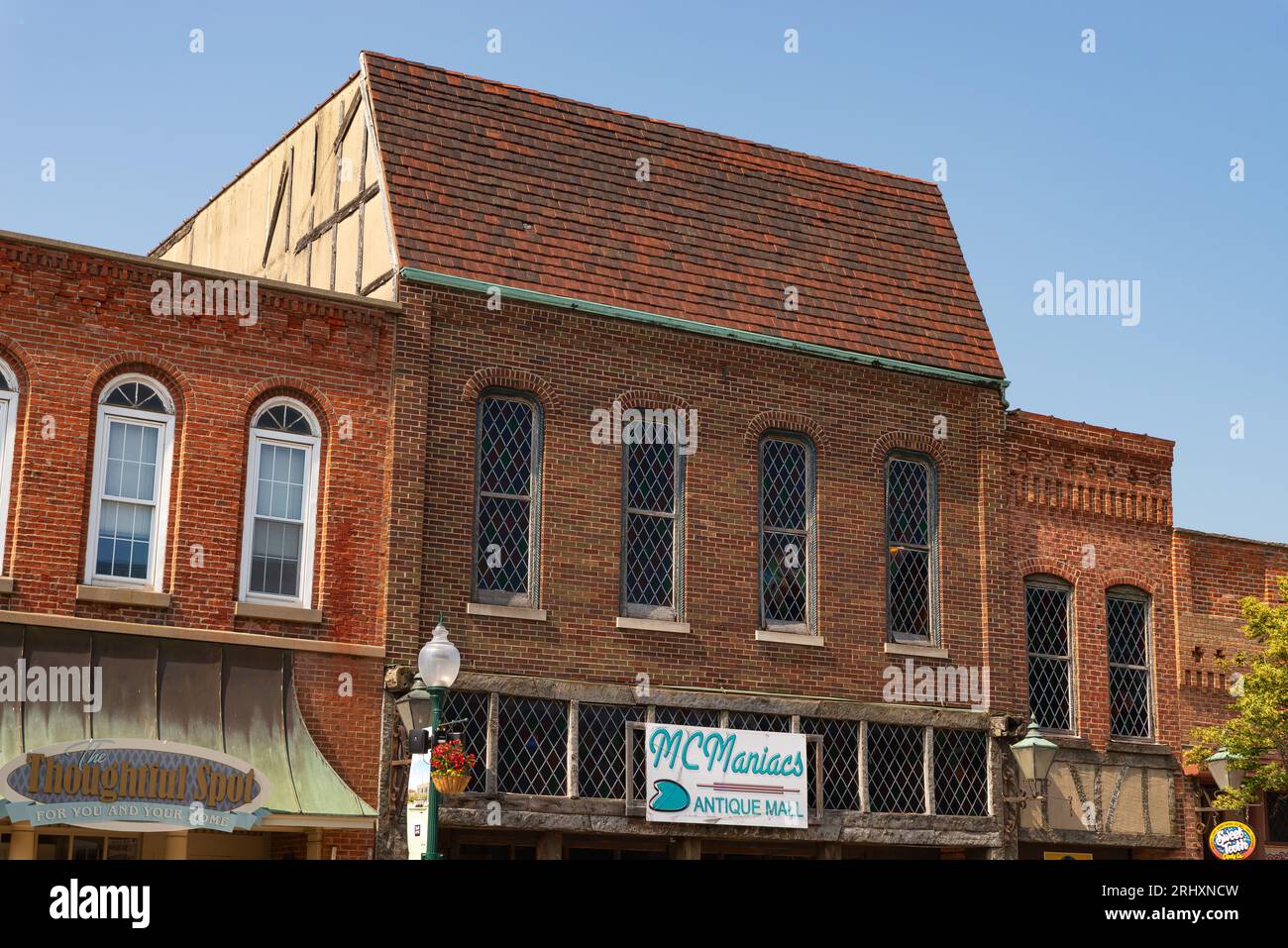 Morris, Illinois - United States - June 20th, 2023: Downtown buildings ...