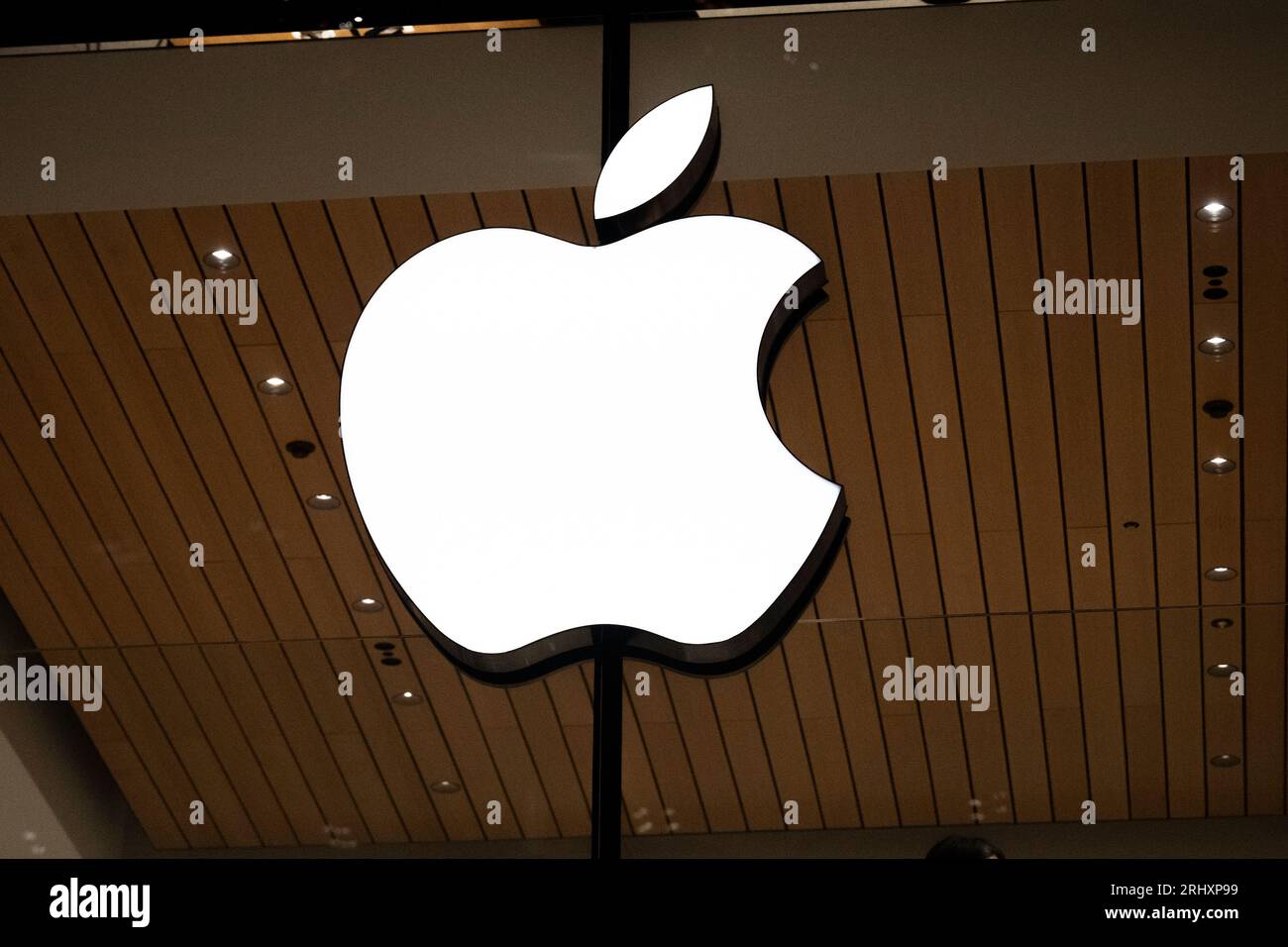 Tokyo, Japan. 11th Jan, 2023. An Apple Store in the wealthy upscale ...