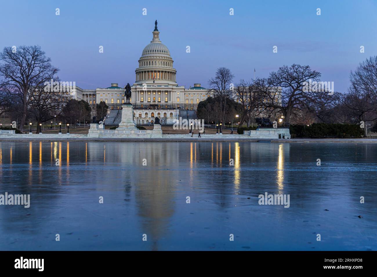U s capitol capitol reflecting pool hi-res stock photography and images ...