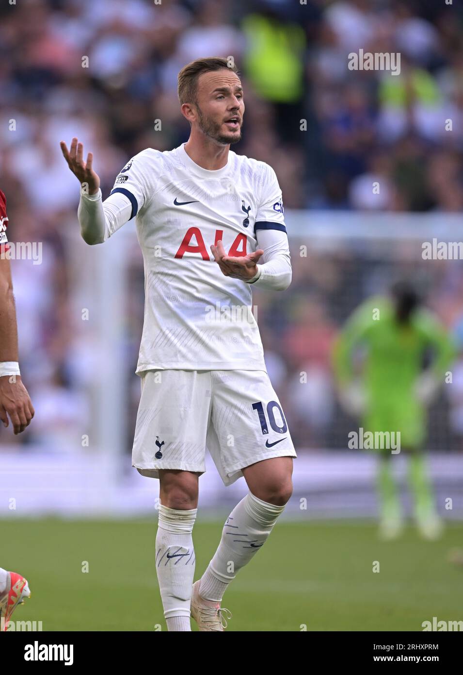 James maddison spurs hi-res stock photography and images - Alamy