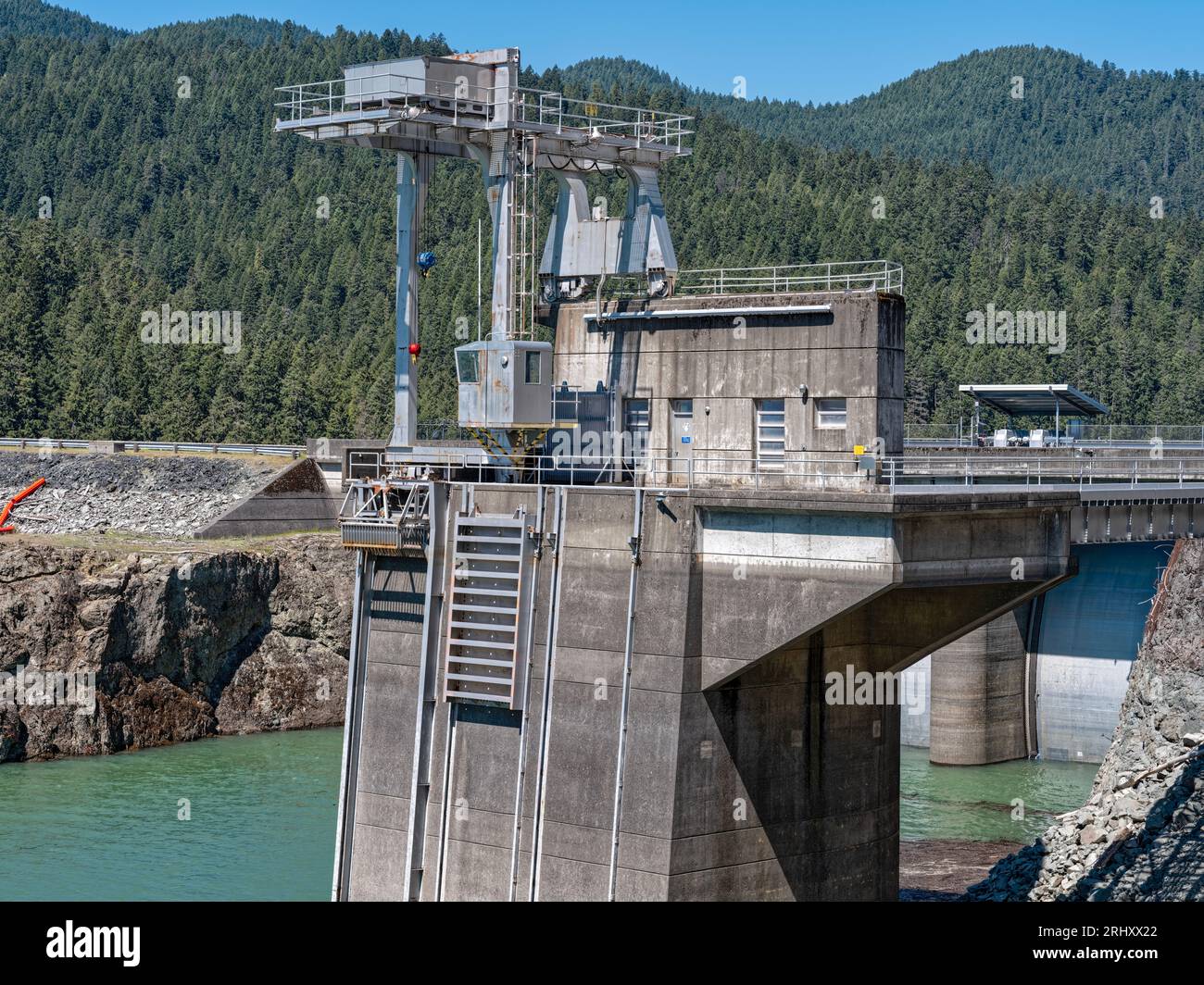 The riser at the Hills Creek Dam at Oakridge in Oregon, USA Stock Photo ...