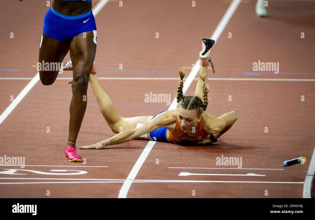Budapest Femke Bol Falls Just Before The Finish During The Final On