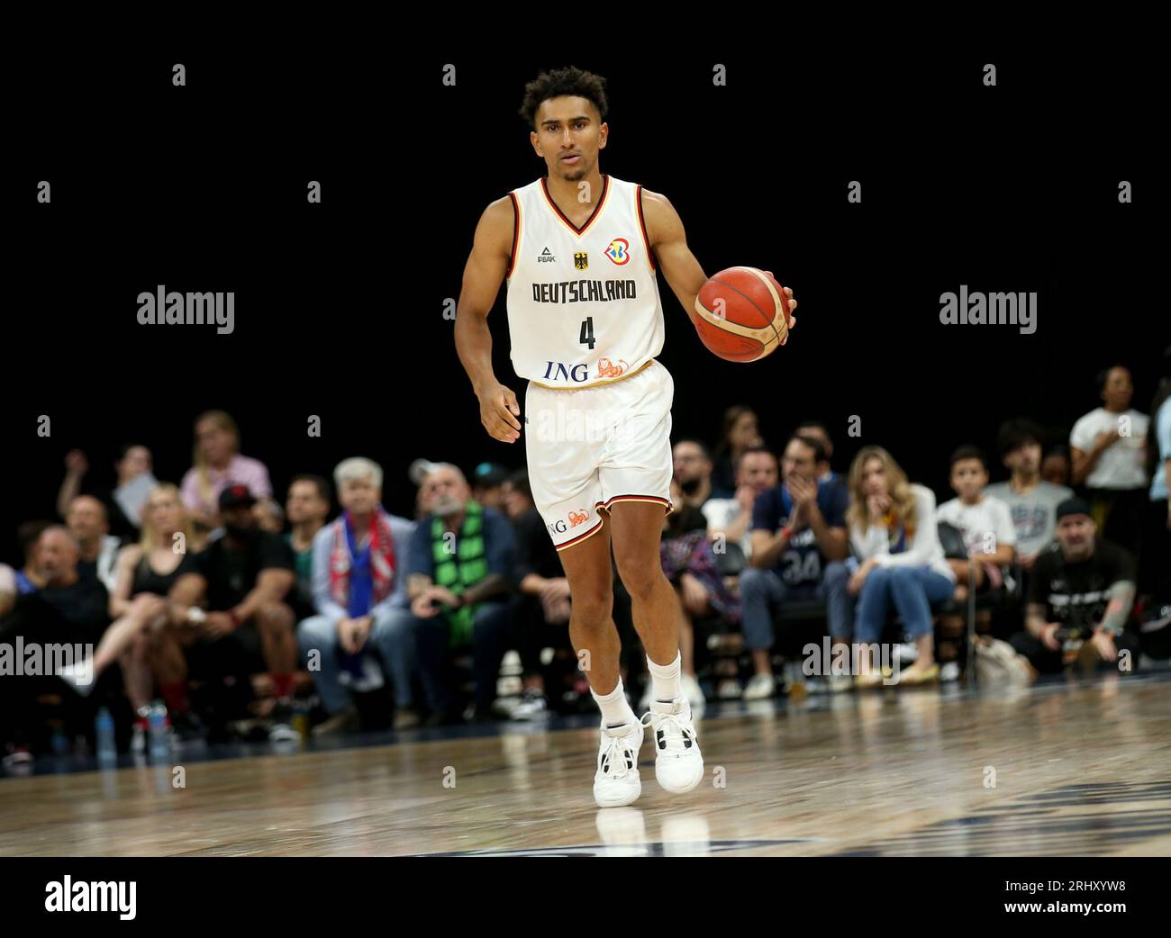 Etihad arena hi-res stock photography and images - Alamy