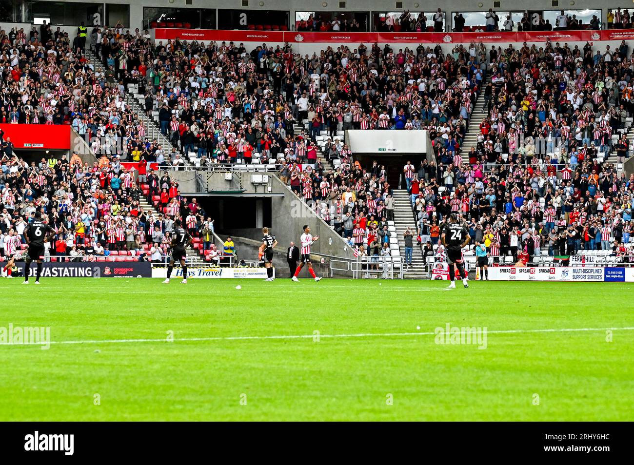 Light from stadium hi-res stock photography and images - Alamy