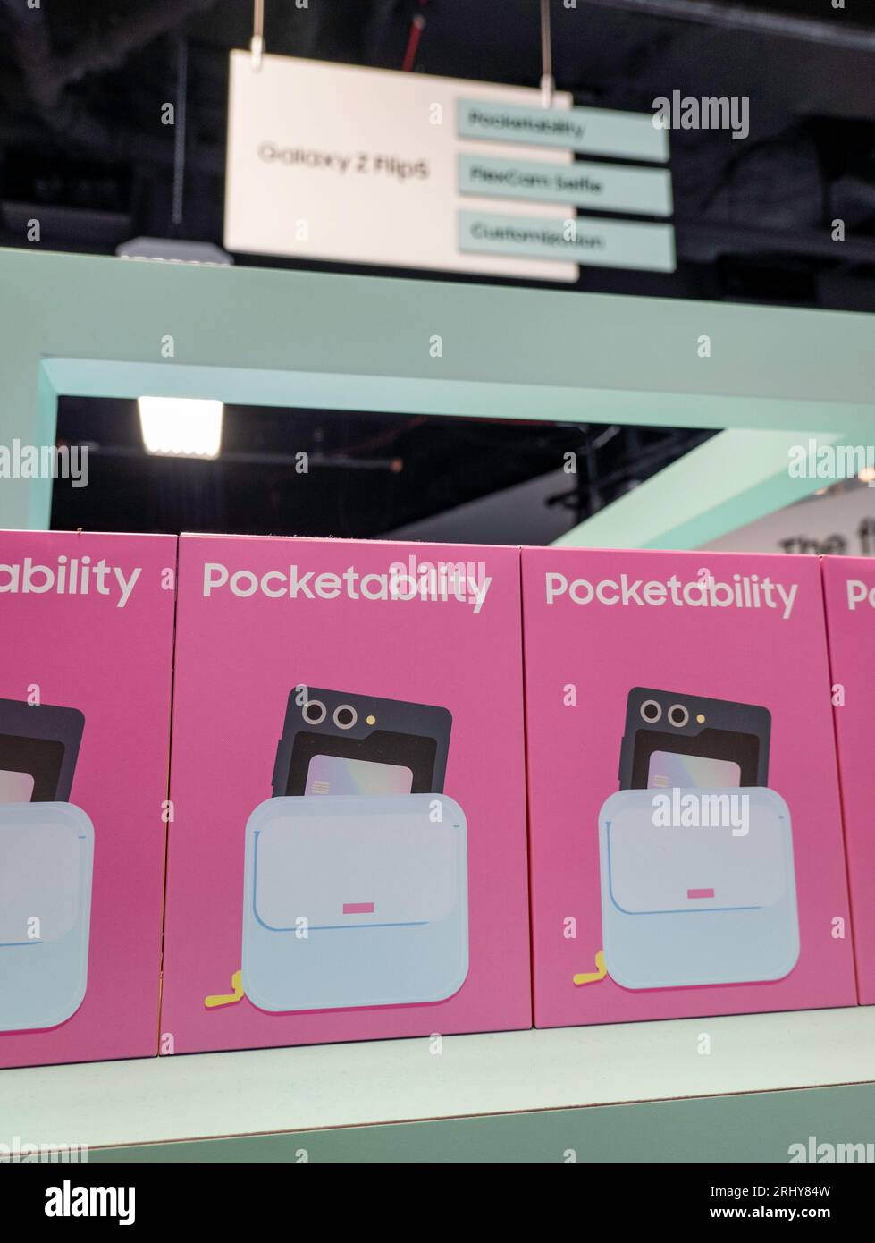 The Samsung Galaxy experience space was an exhibition introducing flip ...