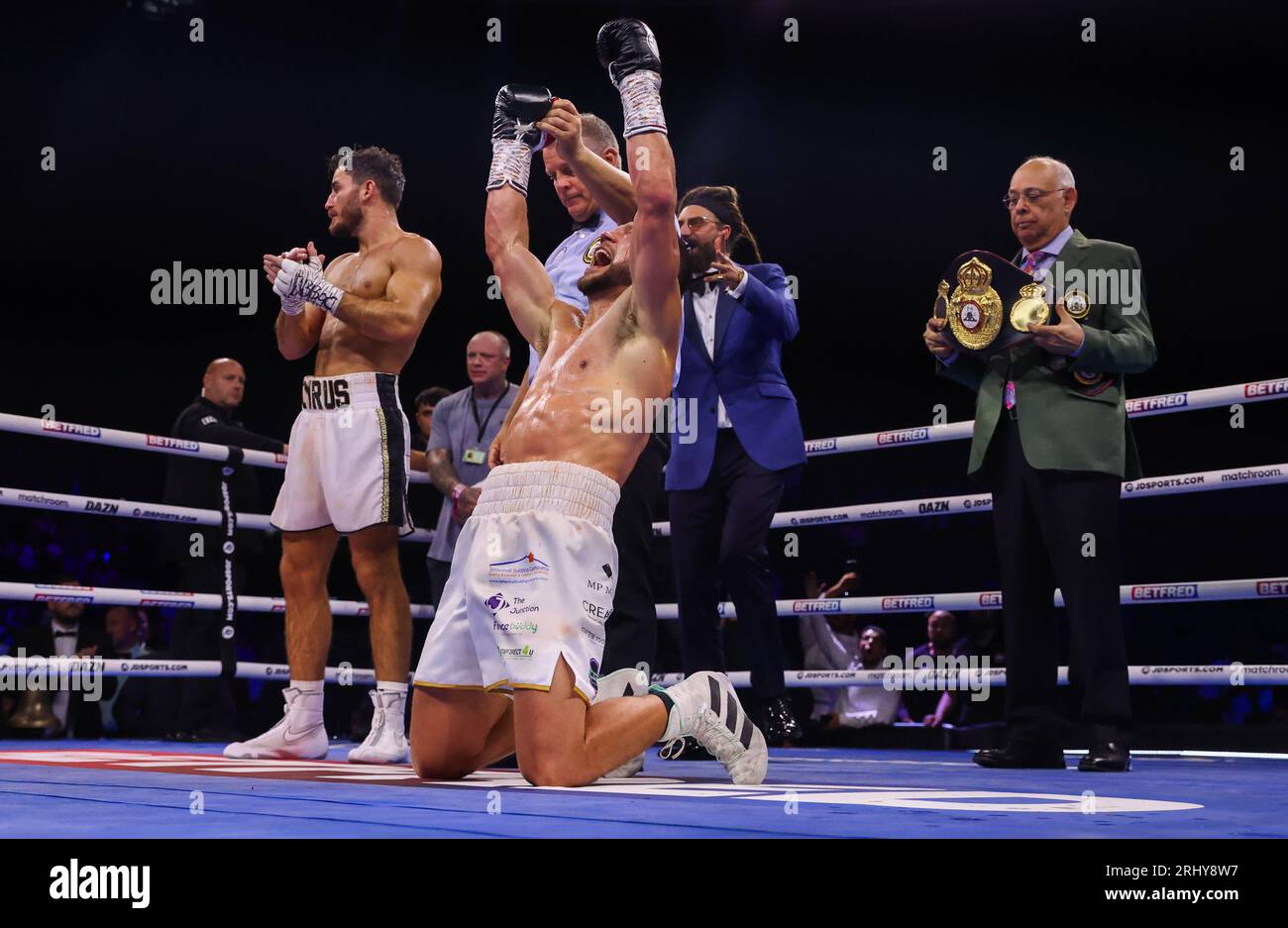 Conah Walker celebrates victory against Cyrus Pattinson in a ...