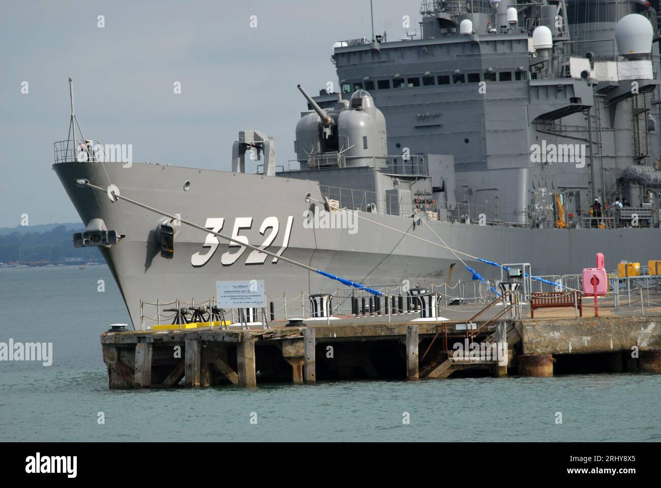 Japan maritime self defence force ships hi-res stock photography and ...