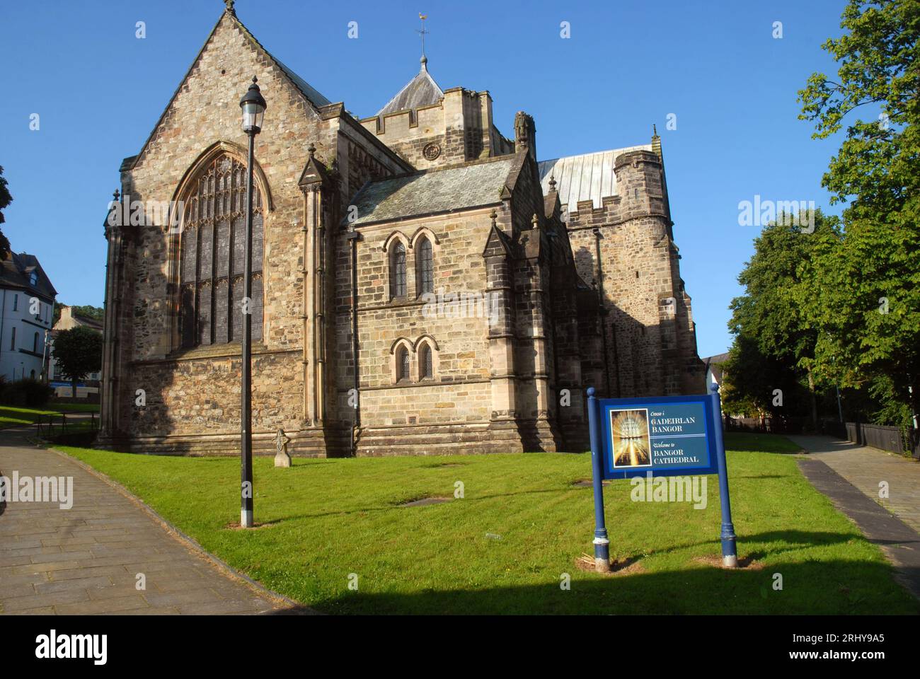 Cadeirlan Bangor Cathedral, Bangor, Gwynedd, Wales Stock Photo - Alamy