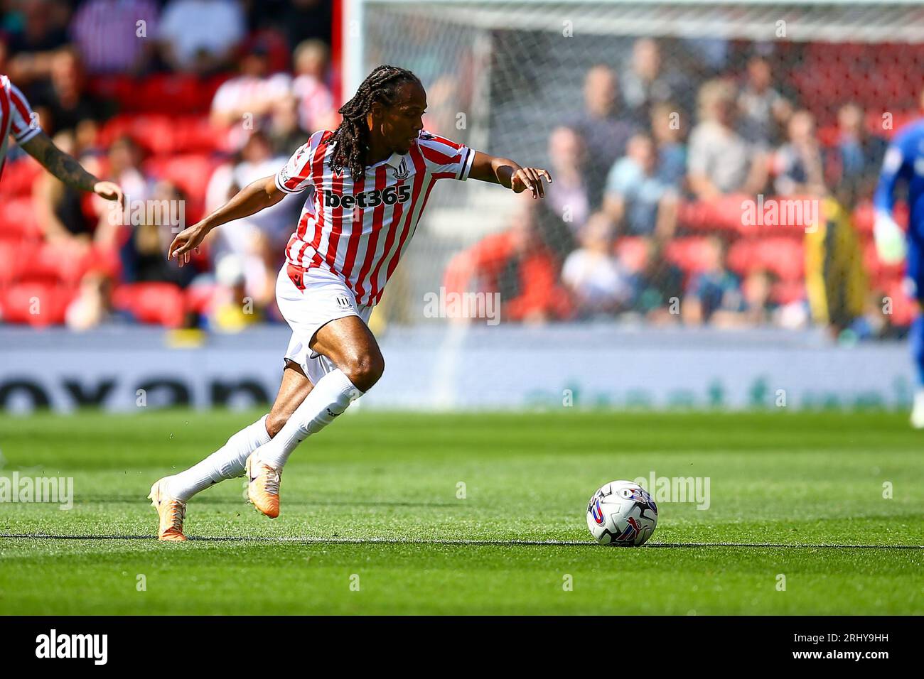bet365 Stadium, Stoke, England - 19th August 2023 Daniel Johnson (12 ...