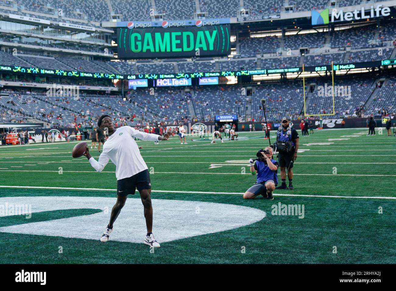 NFL Films camera operators work as New York Jets cornerback Sauce ...