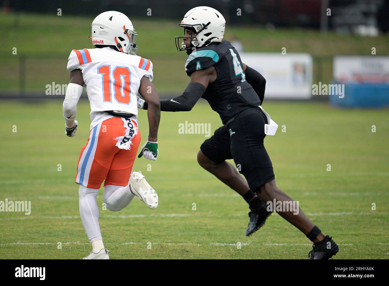Olympia defensive back Jalon Thompson (4) defends against Boone ...