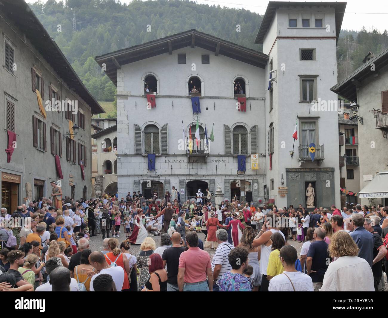 Clusone village italy hi-res stock photography and images - Alamy