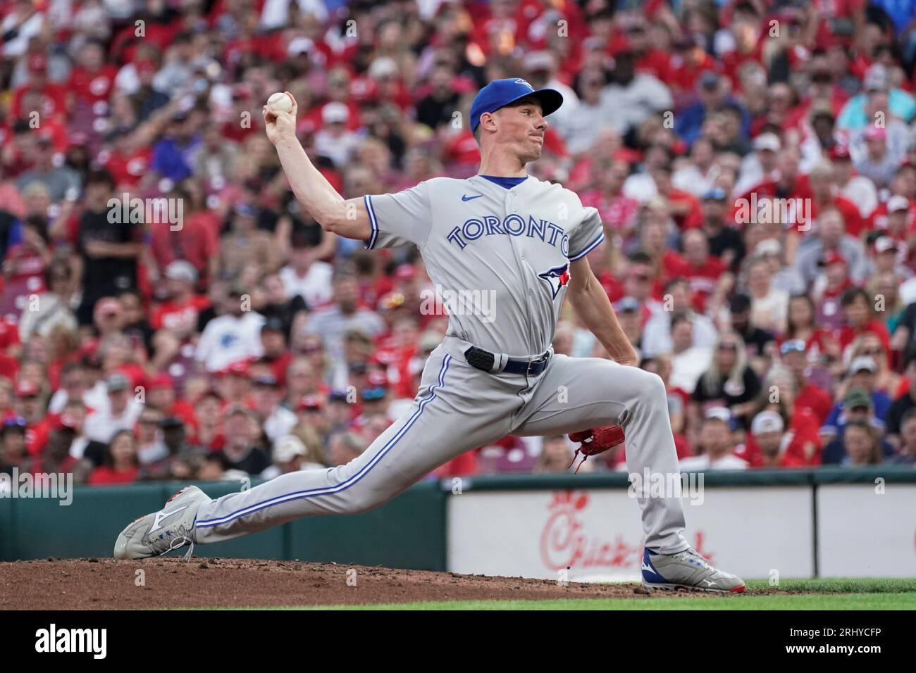 Toronto Blue Jays starting pitcher Chris Bassitt delivers to a ...