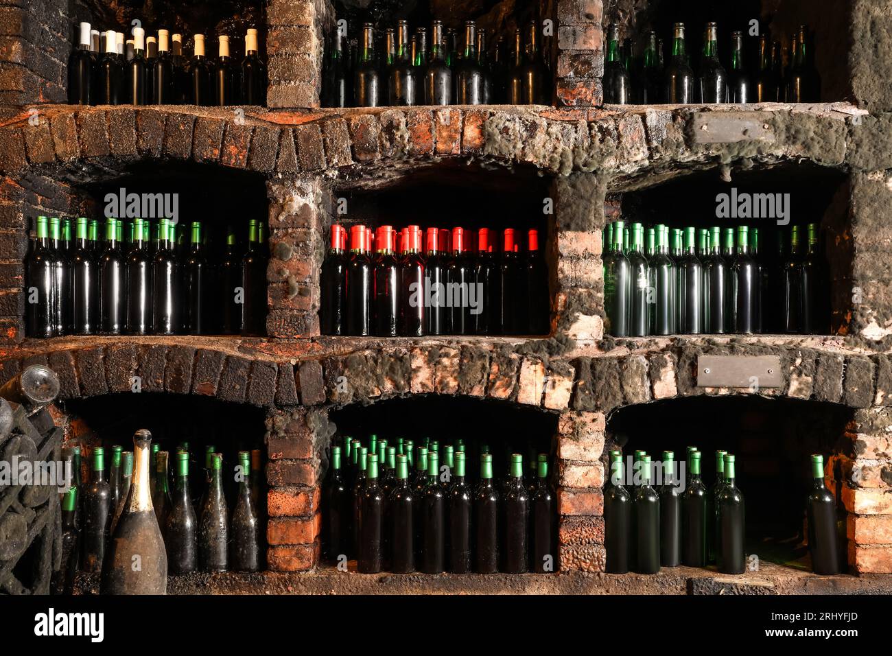 Different alcohol drinks in bottles hi-res stock photography and images ...