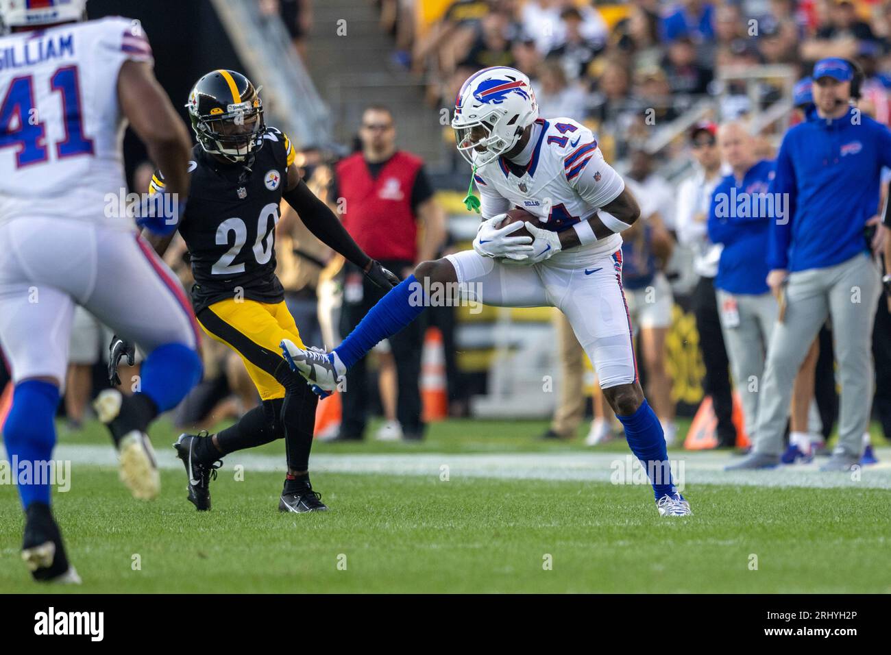 Buffalo Bills wide receiver Stefon Diggs (14) catches a pass in front ...