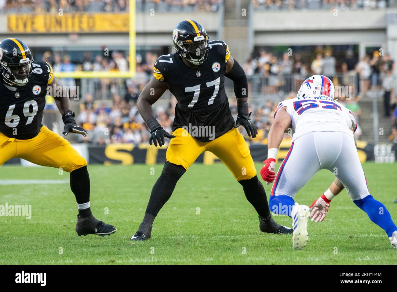 Pittsburgh Steelers offensive tackle Broderick Jones (77) blocks during ...