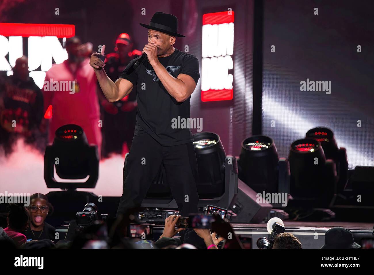 Rapper Darryl McDaniels of Run DMC perform at Hip-Hop 50 Live ...